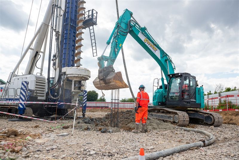 Home | BAPS Swaminarayan Hindu Mandir, Paris